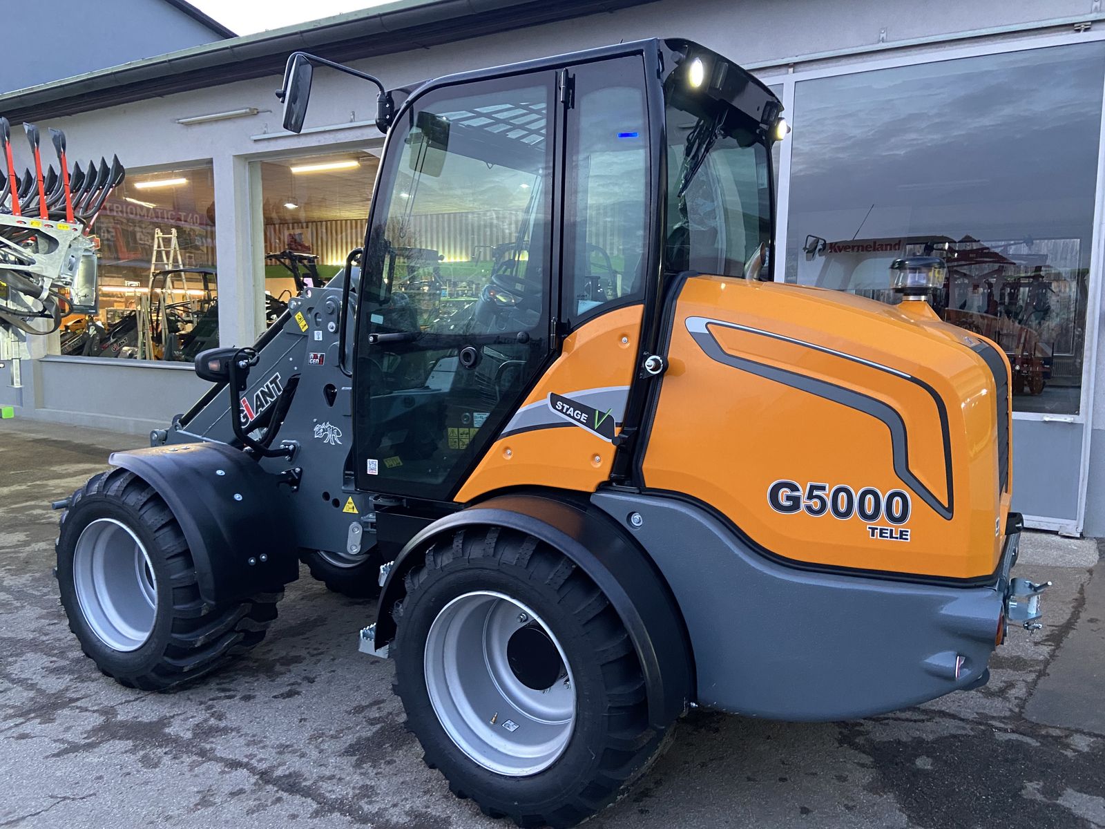 Giant G 5000 Tele - hydr. Geräteverriegelung - Landwirt.com
