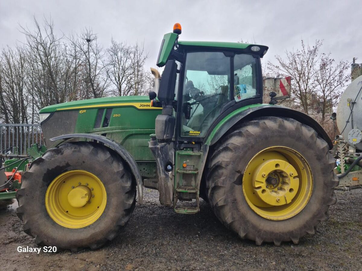 John Deere 6R 250 - Command PRO, 301 PS, Baujahr 2023 · Landwirt.com