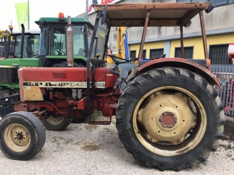 International 733 - AGROS SRL - Landwirt.com