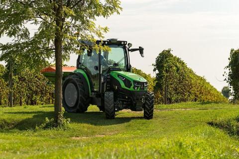 Deutz Fahr ÚJ DEUTZ-FAHR 5105 DF (106 LE) KESKENY NYOMTÁVÚ , 106 PS ...