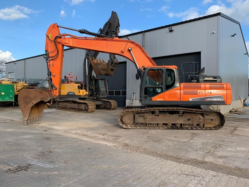 Doosan DX 300 LC - MAGEREXIM SRL - Landwirt.com