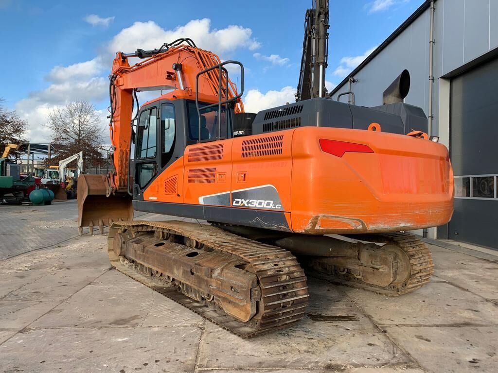 Doosan DX 300 LC, 275 PS, Baujahr 2015 · Landwirt.com