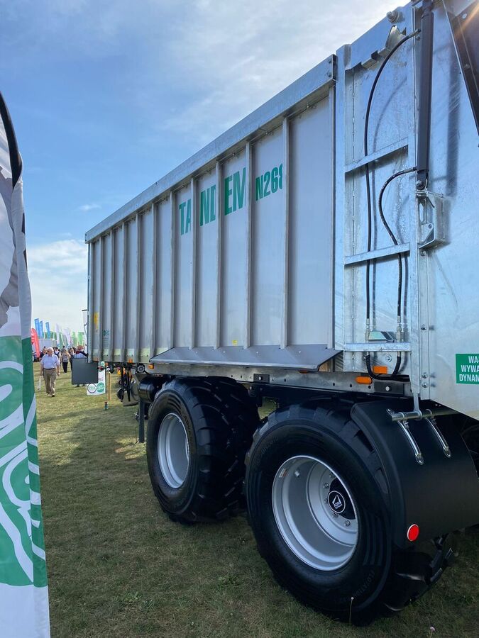 Auto-Agro Tandem-Miststreuer / Manure spreader / - DC Sp. z o.o ...